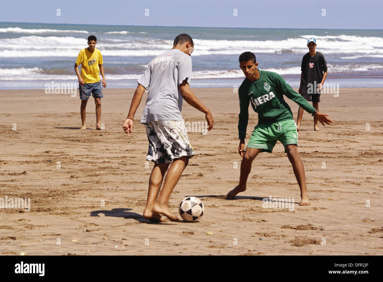 Men Playing Football Soccer High Resolution Stock Photography and ...