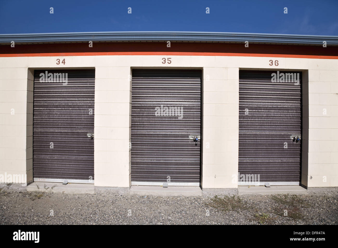 Locked gate warehouse hi-res stock photography and images - Alamy