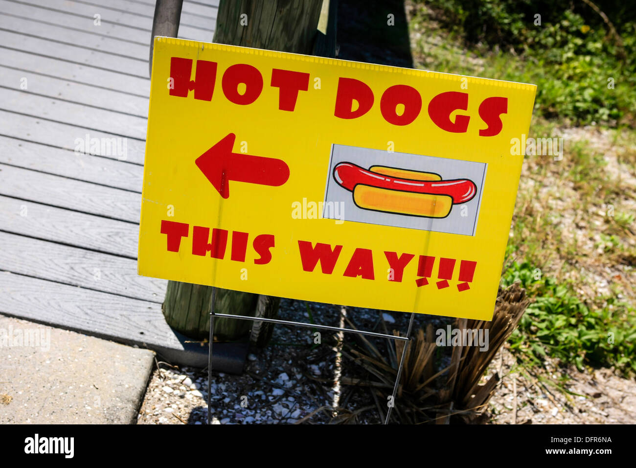 Hotdogs sign hi-res stock photography and images - Alamy