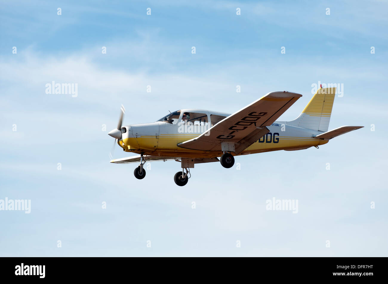 Piper PA28 Warrior (G-CDDG) approaching Wellesbourne Airfield Stock ...