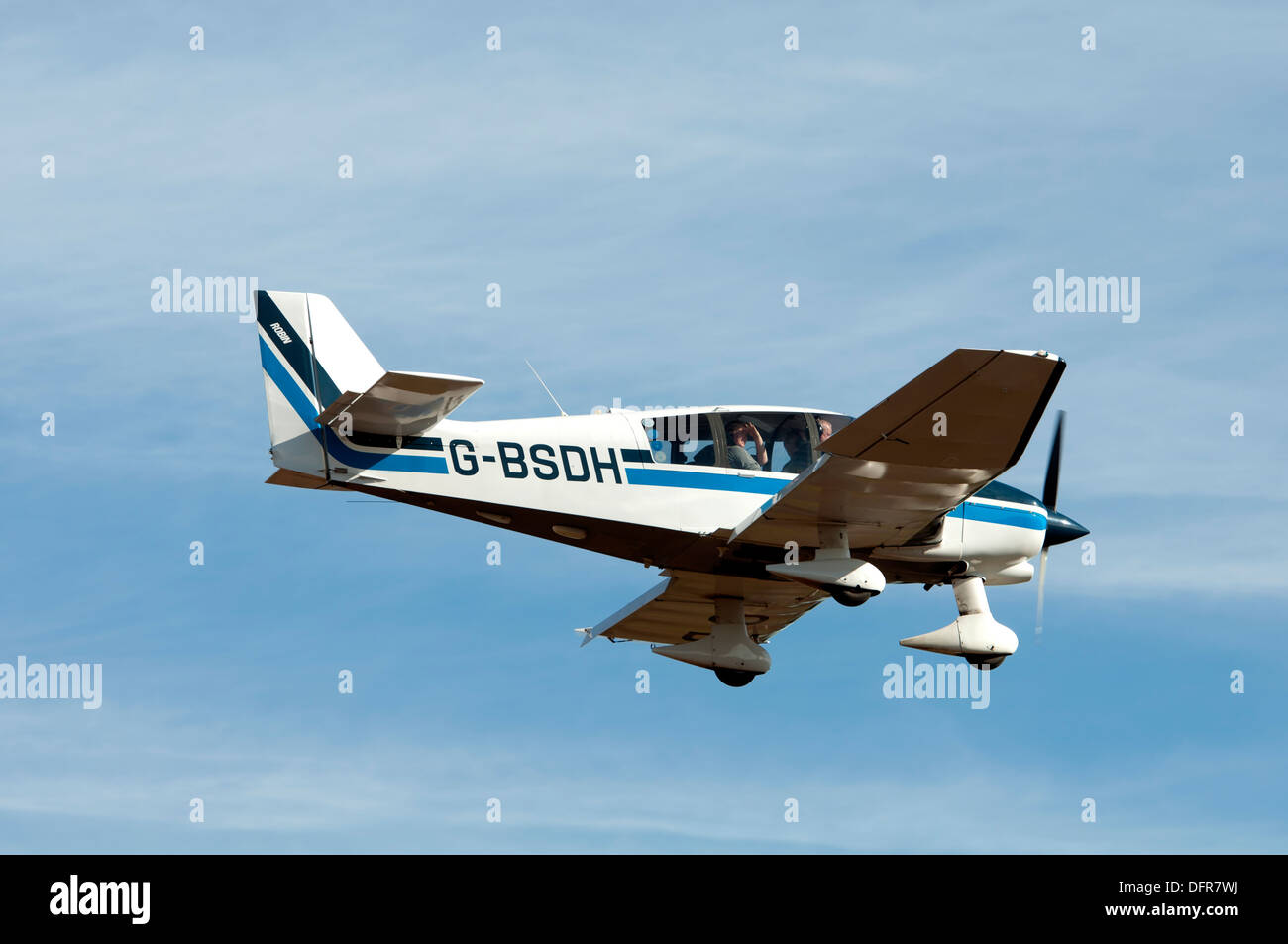 Robin dr400 hi-res stock photography and images - Alamy