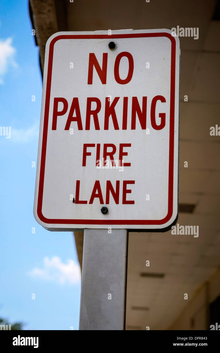 Fire lane hi-res stock photography and images - Alamy