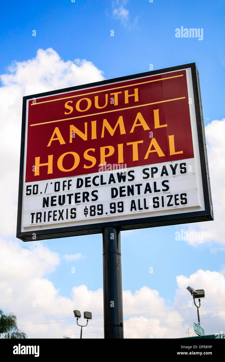 American hospital signage hi-res stock photography and images - Alamy
