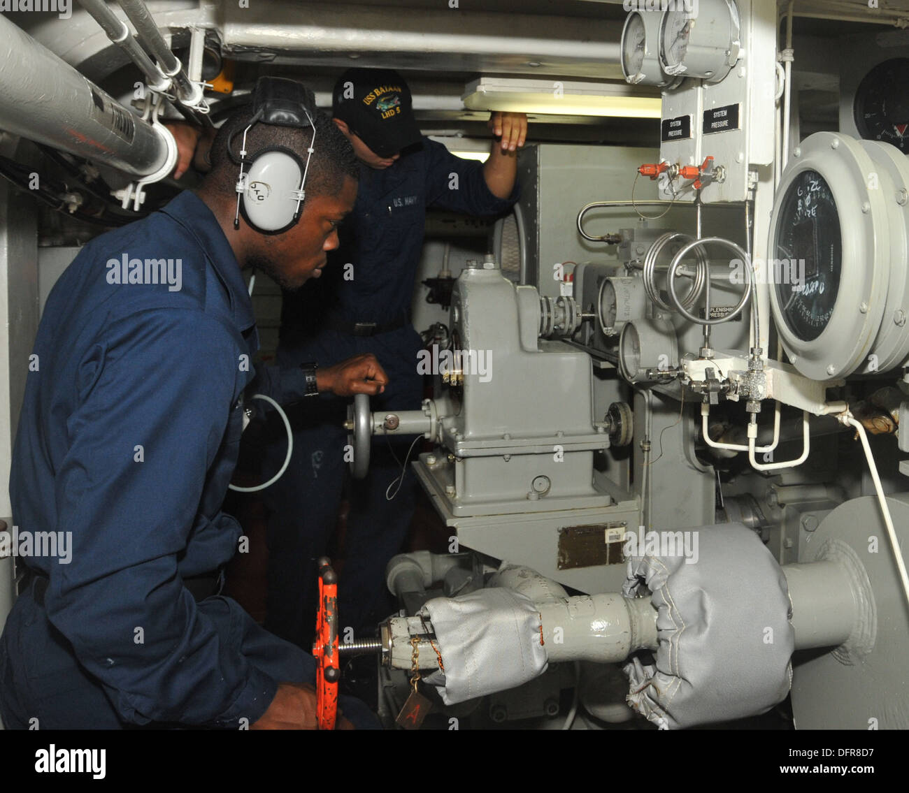 Aft steering hi-res stock photography and images - Alamy