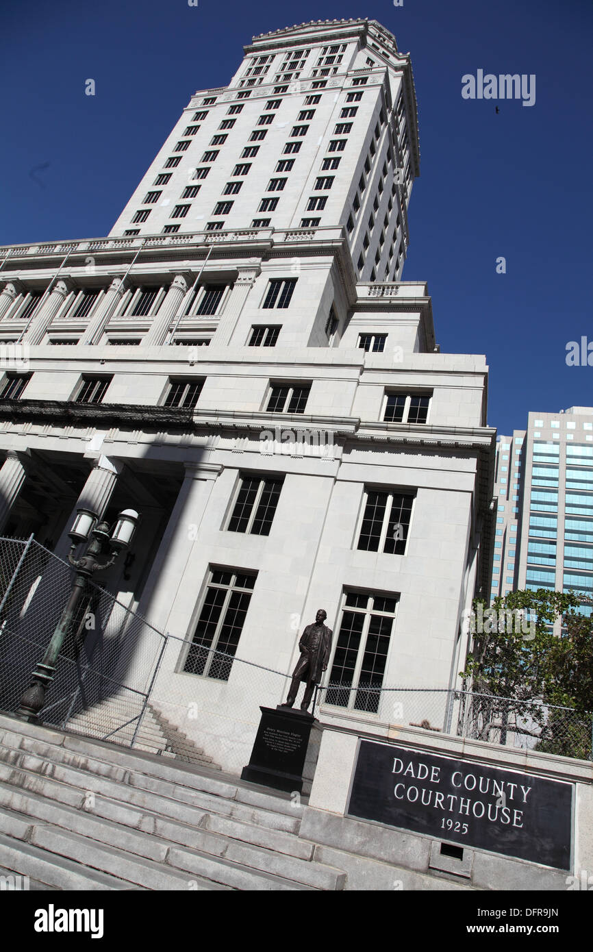 Court of justice in downtown miami hi-res stock photography and images ...