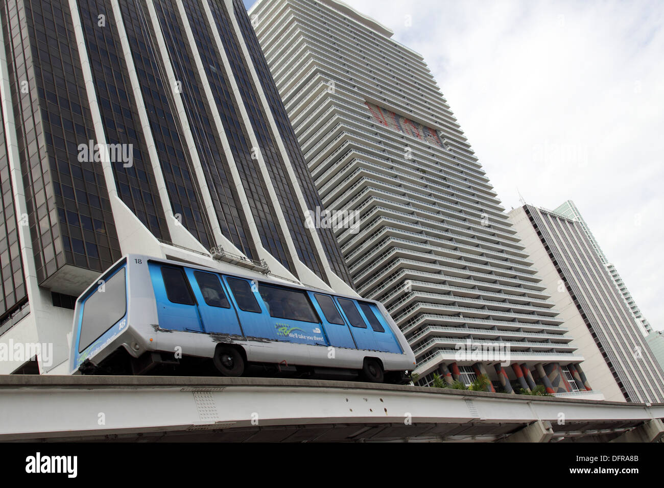 Metro rail in downtown miami hi-res stock photography and images - Alamy