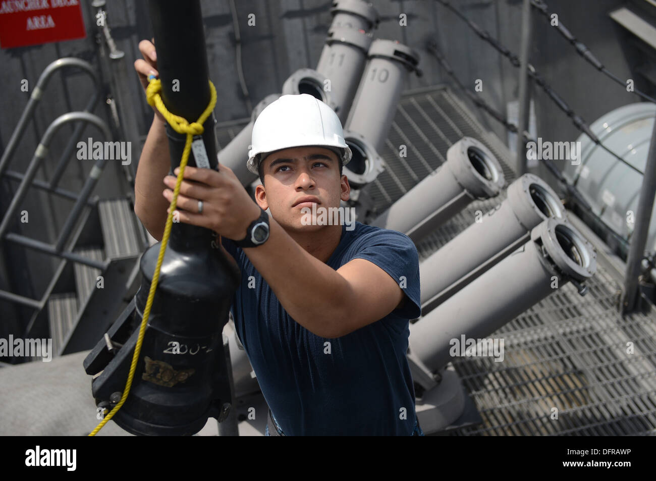 Engineman 3rd class javier giron hi-res stock photography and images ...