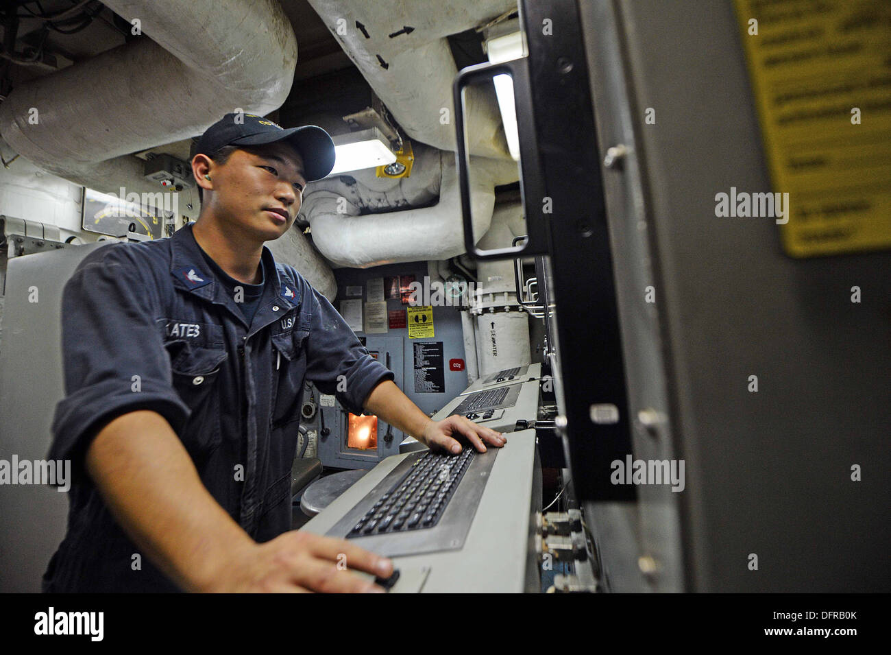 Gas turbine systems technician mechanical 3rd class russel kates hi-res ...