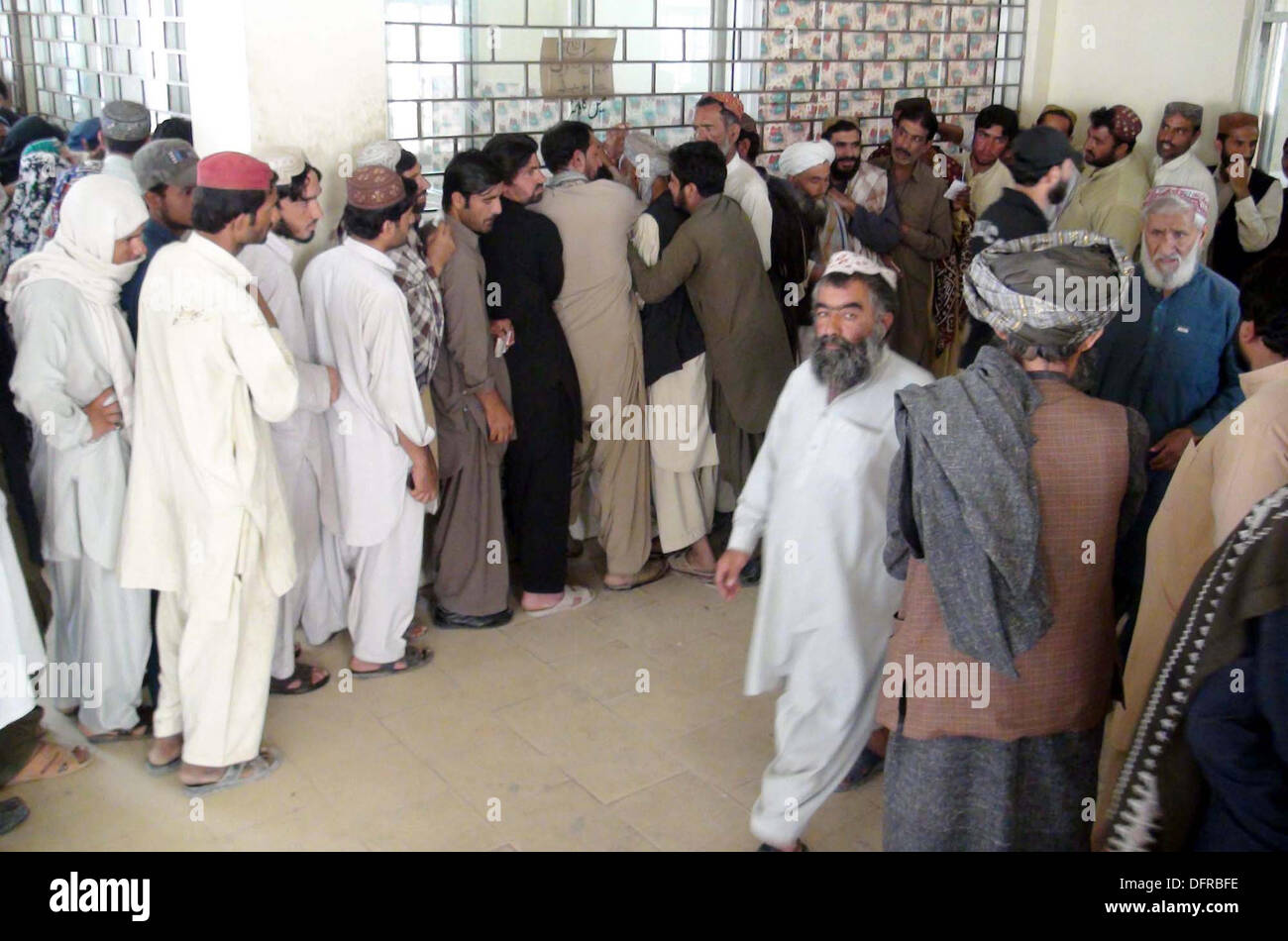 Queue for doctors hi-res stock photography and images - Alamy
