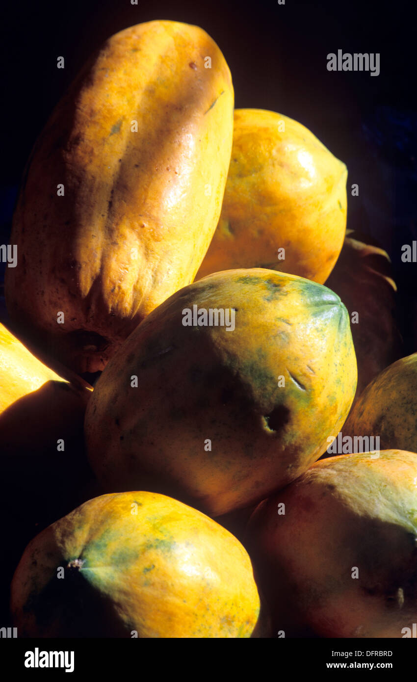 Papayas at Mercado Central, Acapulco, Mexico Stock Photo - Alamy