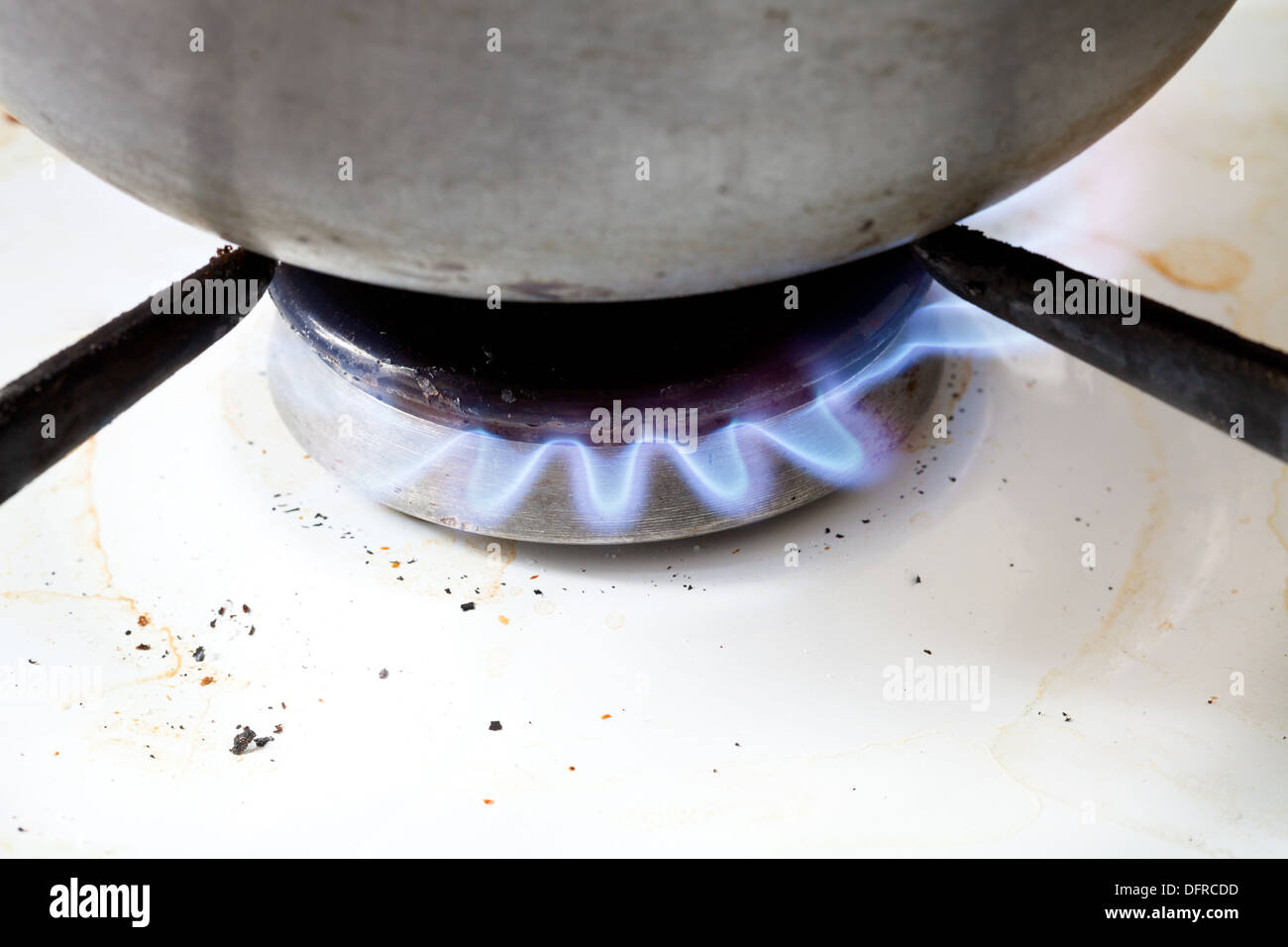 Gas stove pan hi-res stock photography and images - Alamy