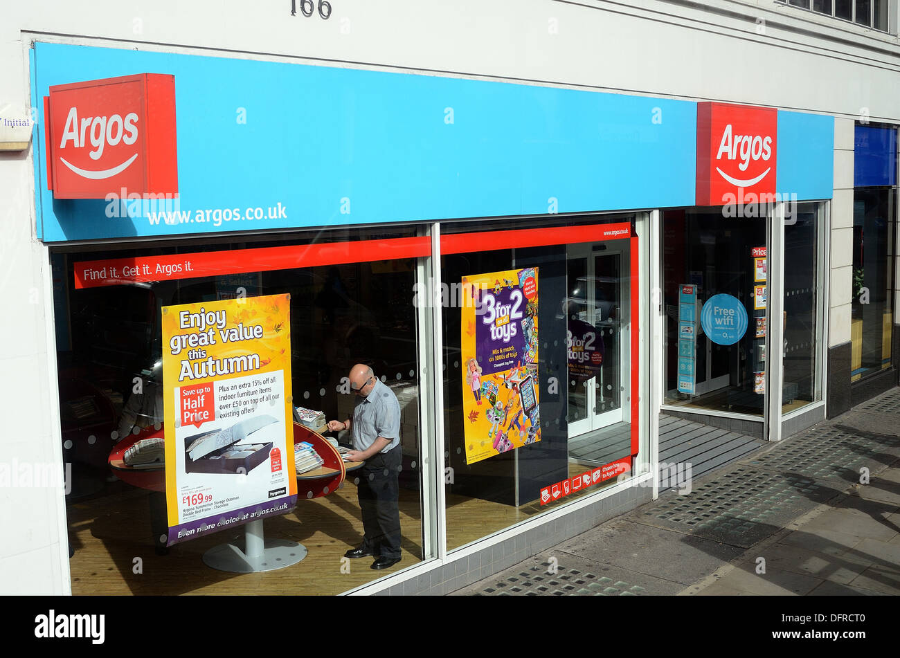 Argos store front hi-res stock photography and images - Alamy