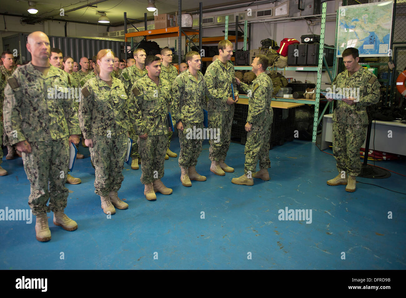 Sailors assigned to Commander, Task Group (CTG) 56.1 receive awards and ...
