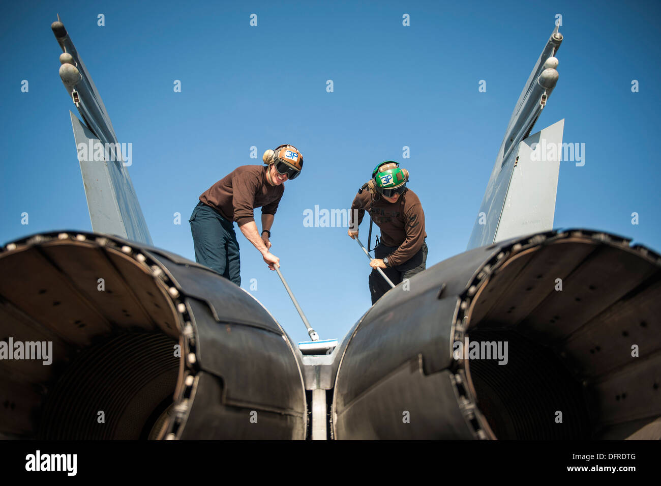 Aviation machinists mate 3rd class brandon shreve hi-res stock ...