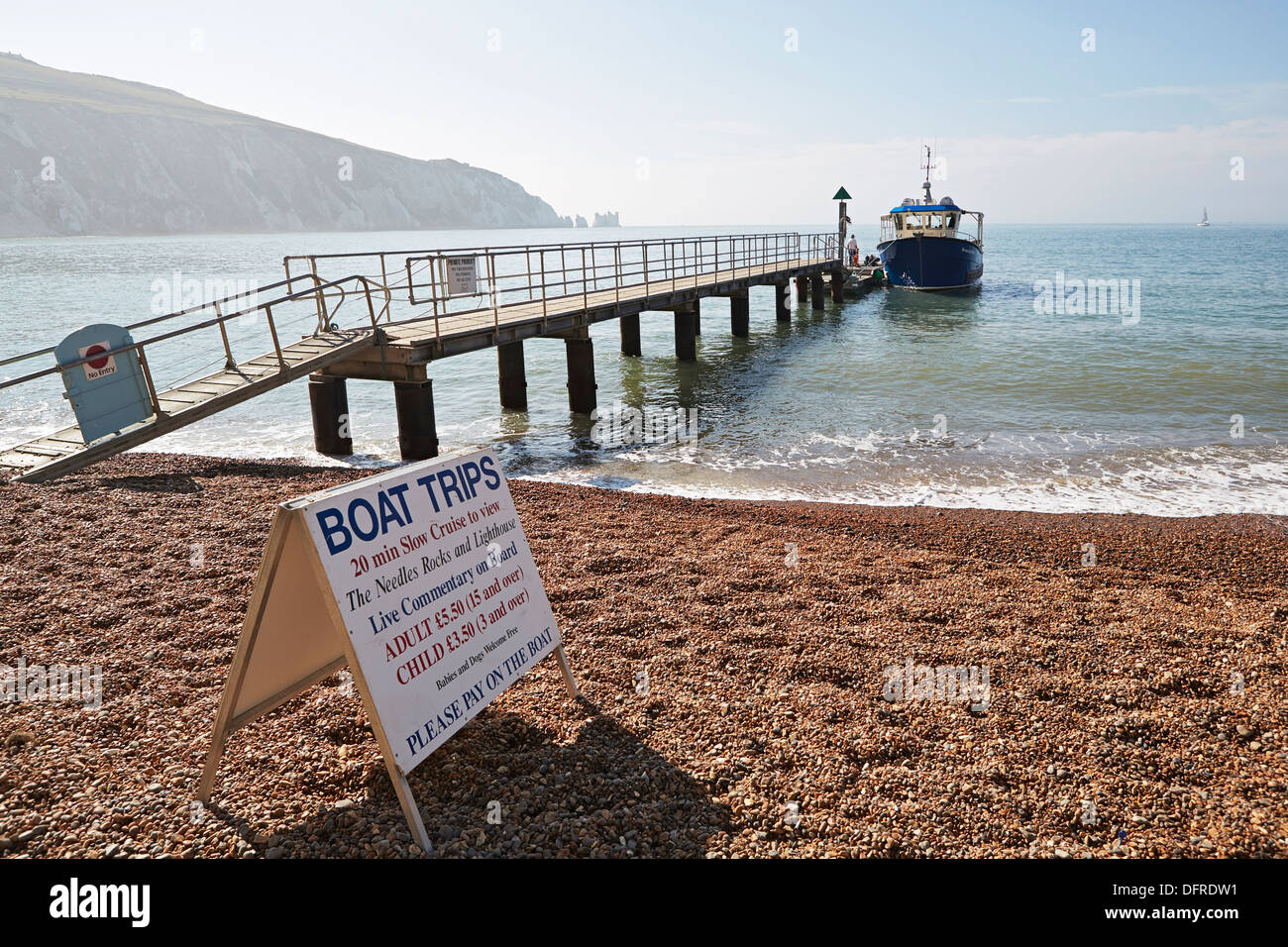 Isle of Wight Alum Bay and the Needles sightseeing boat trips Stock ...