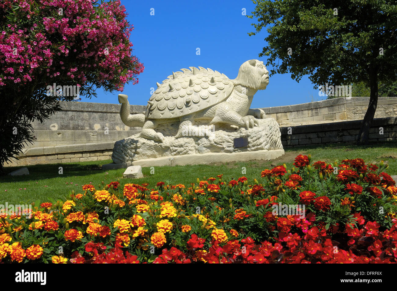 Tarasque tarascon hi-res stock photography and images - Alamy