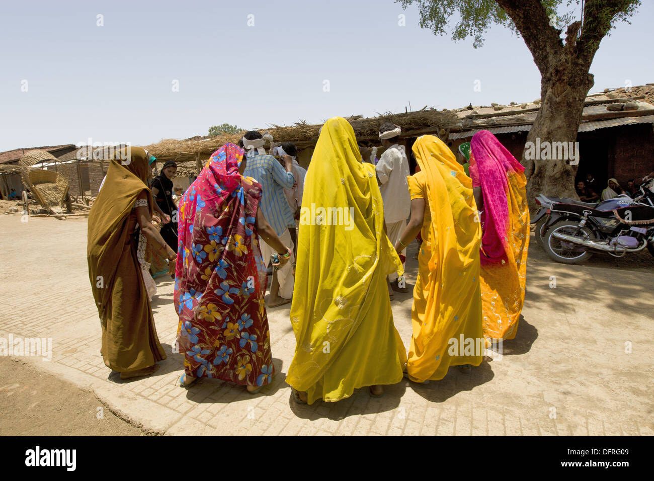 Korku tribe hi-res stock photography and images - Alamy