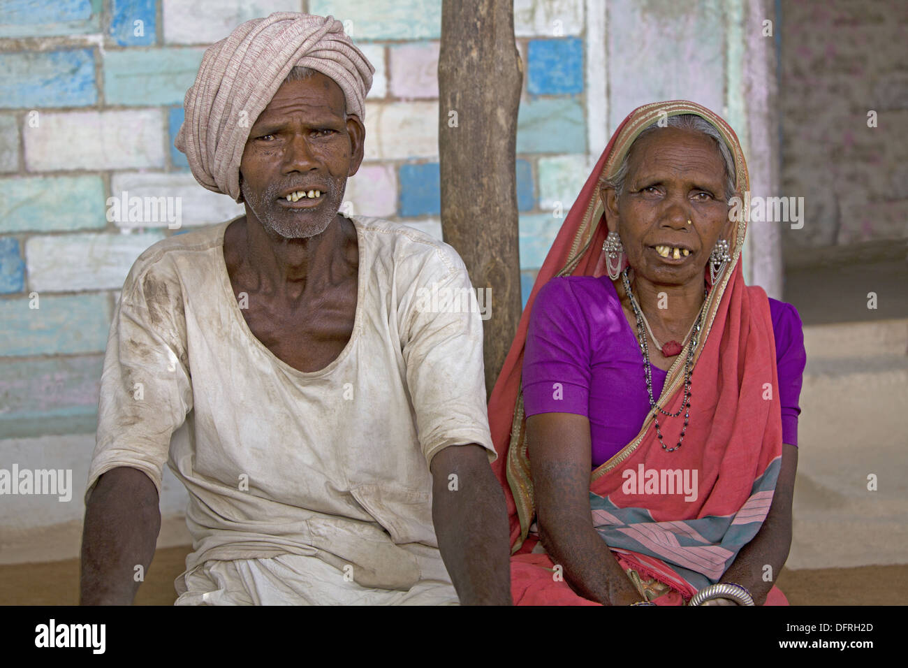 Korku tribe couple, Madhya Pradesh, India Stock Photo - Alamy