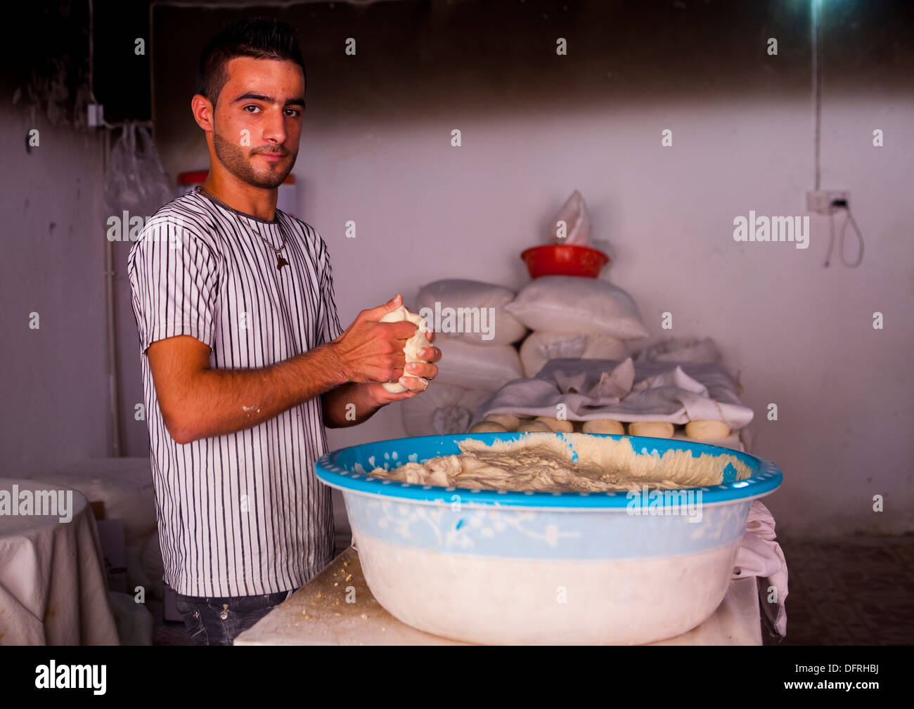 Iraq bread hi-res stock photography and images - Alamy