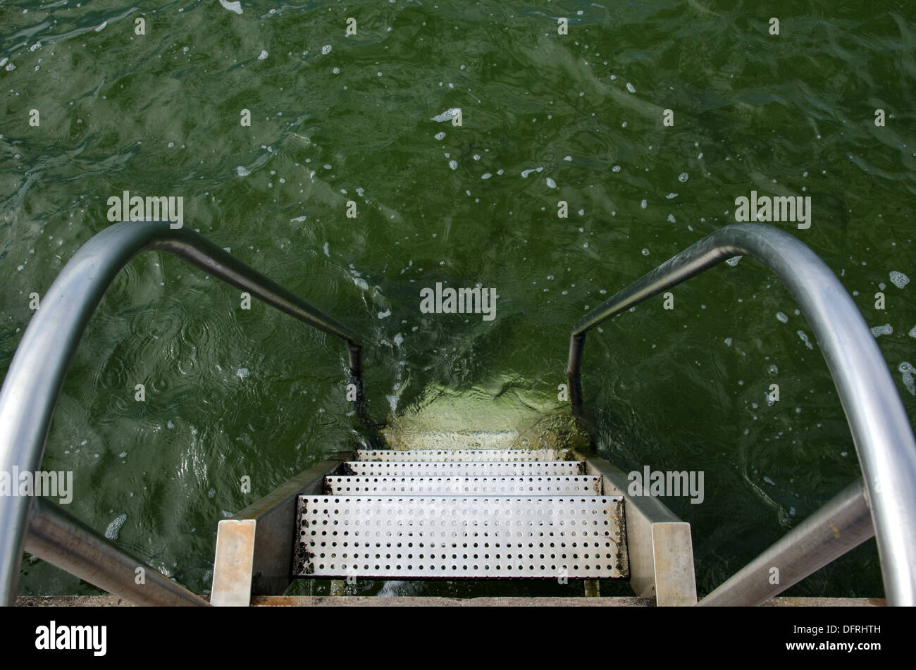 Steps by the water hi-res stock photography and images - Alamy