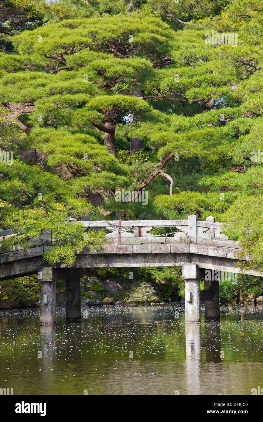 Japanese stone arch hi-res stock photography and images - Alamy