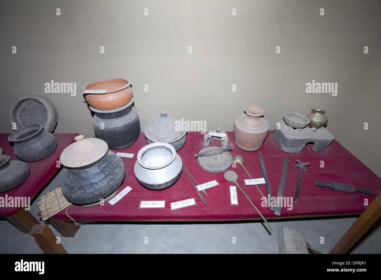 Objects vector hi-res stock photography and images - Alamy