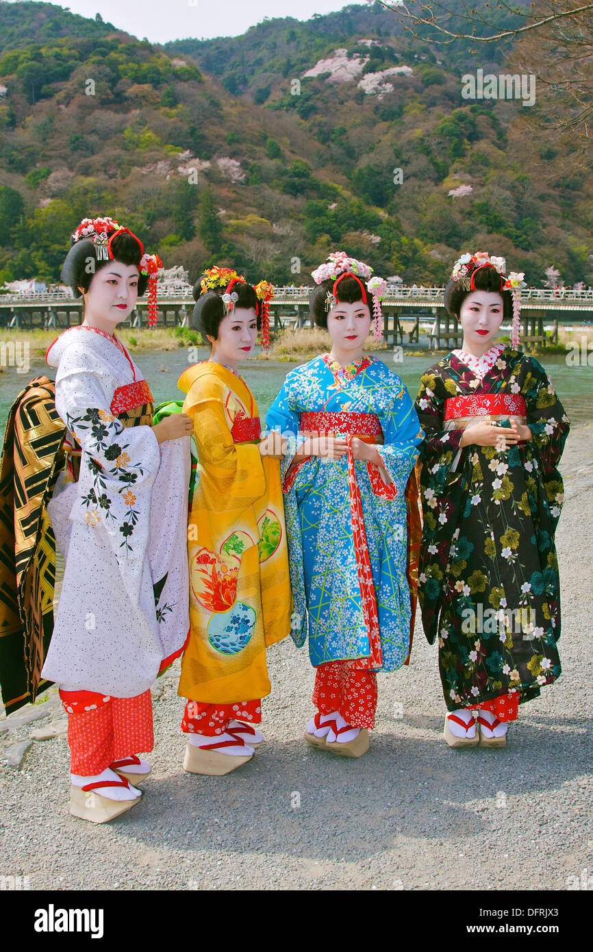 Geisha outfit hi-res stock photography and images - Alamy