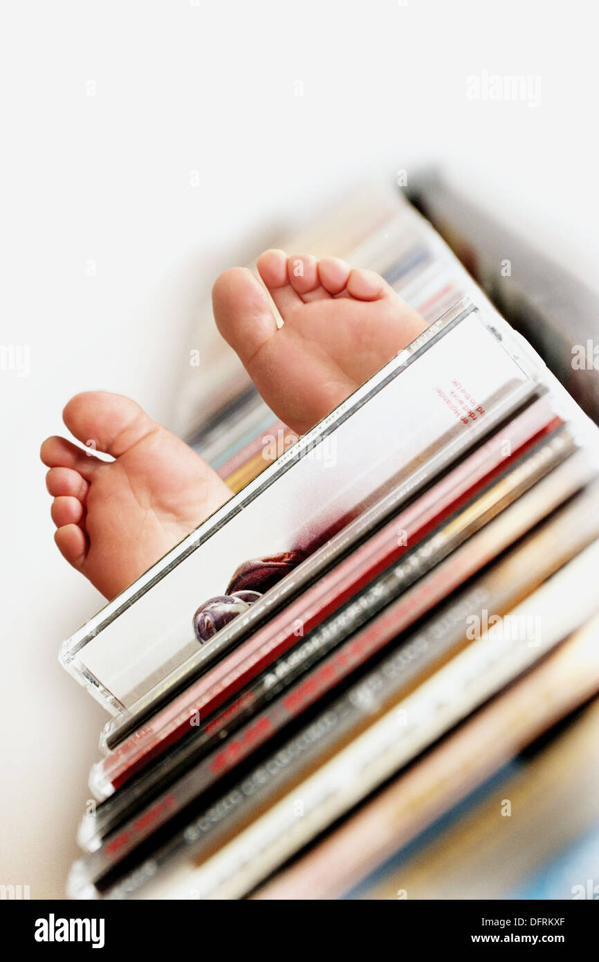 Toe stand hi-res stock photography and images - Alamy