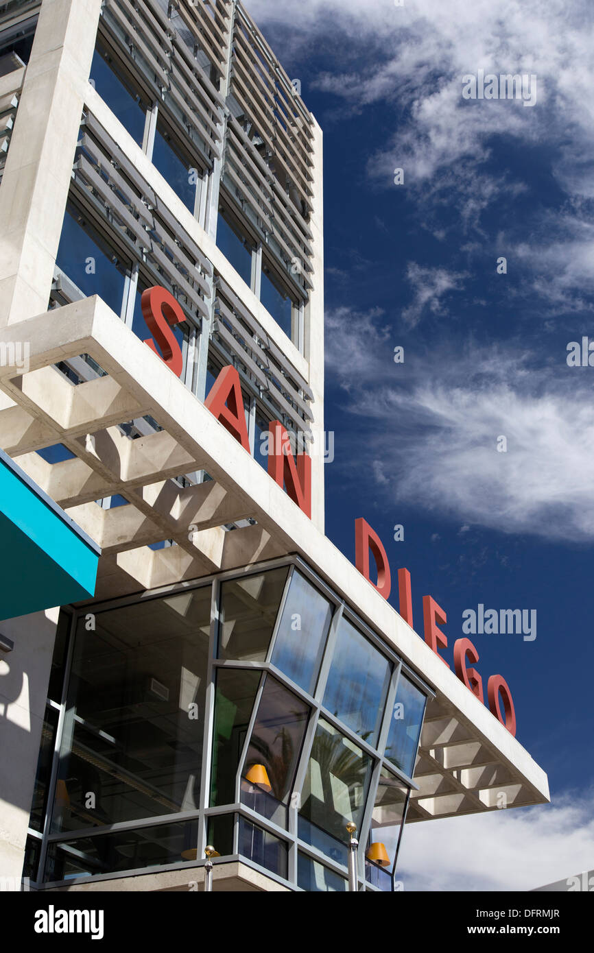 New San Diego Public Library Stock Photo - Alamy
