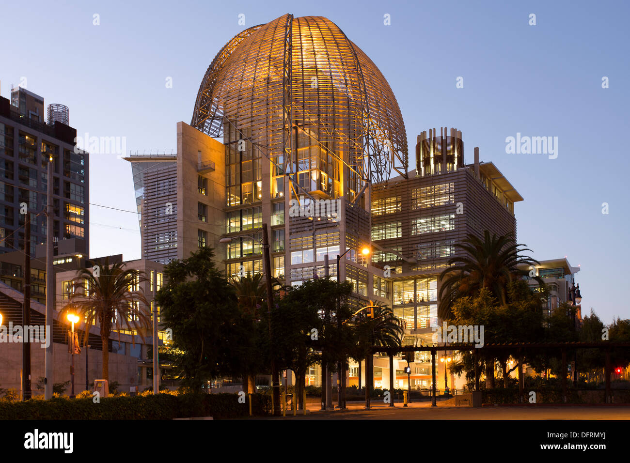 New San Diego Public Library Stock Photo - Alamy