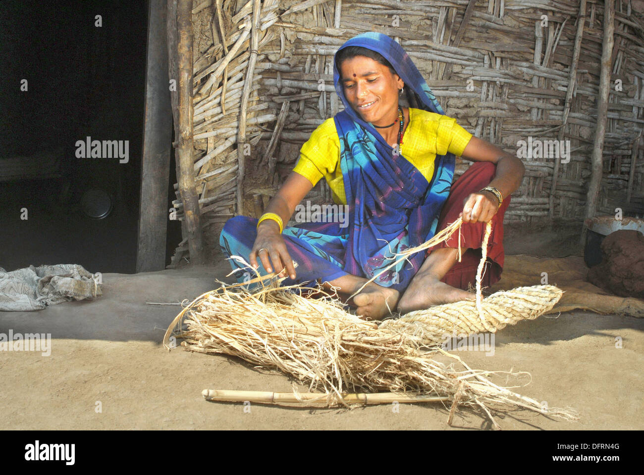 Bareli Tribal women making rope, Madhya Pradesh, India Stock Photo - Alamy