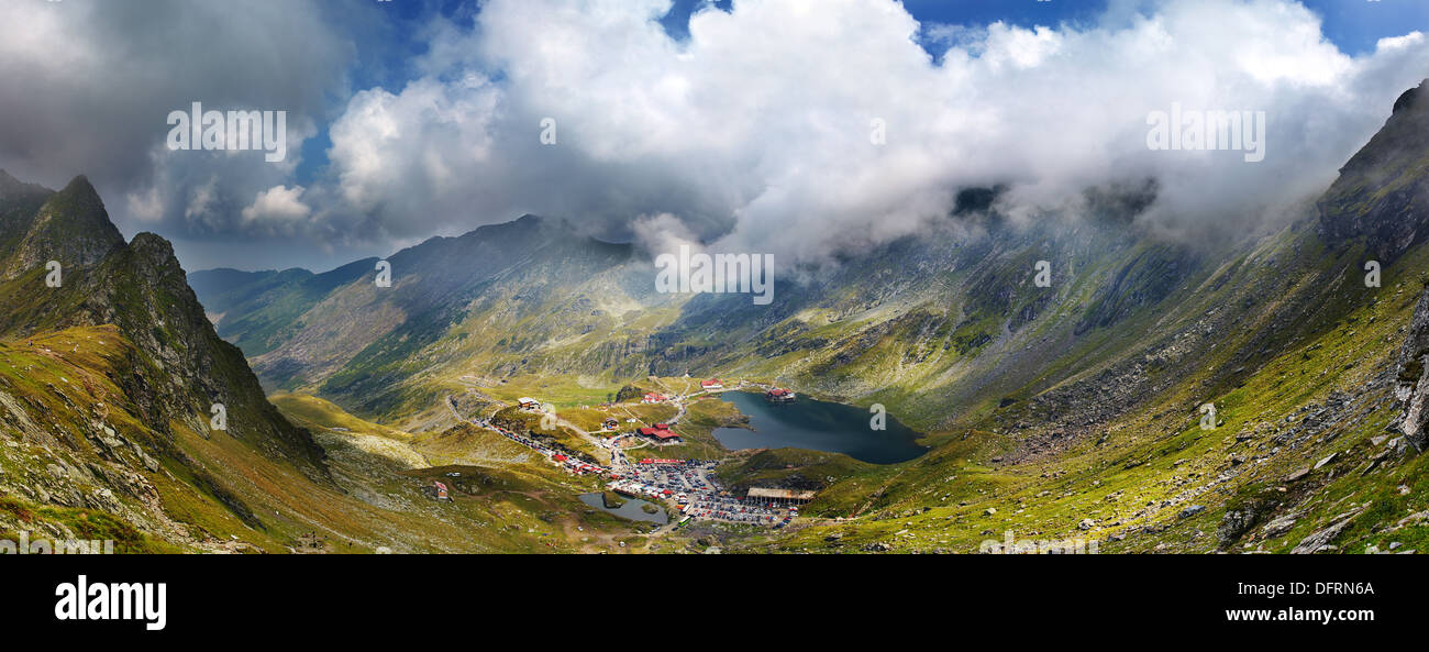 Scenic view of Balea Lac from Fagaras mountains Stock Photo - Alamy