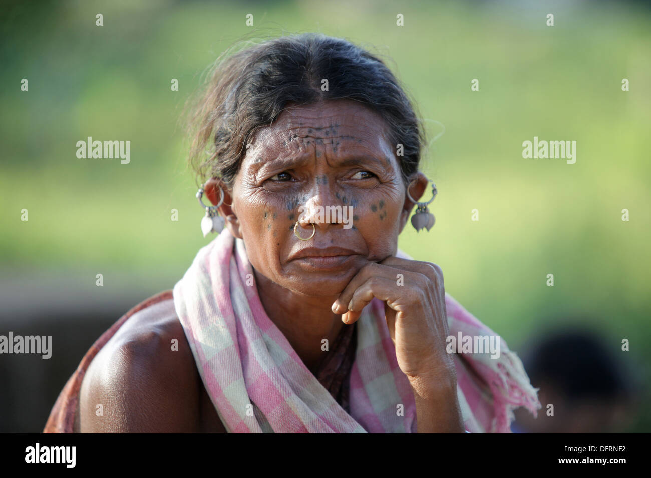 Close up of a Madia tribe woman, Bhamragad, Maharashtra, India.Rural ...