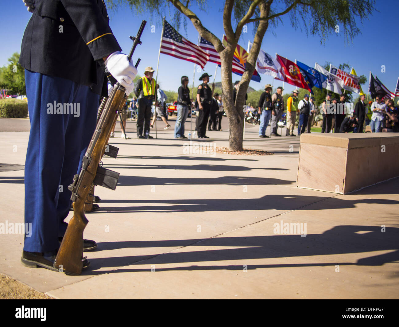 Phoenix, Arizona, USA. 8th Oct, 2013. Veterans hold flags at a service ...