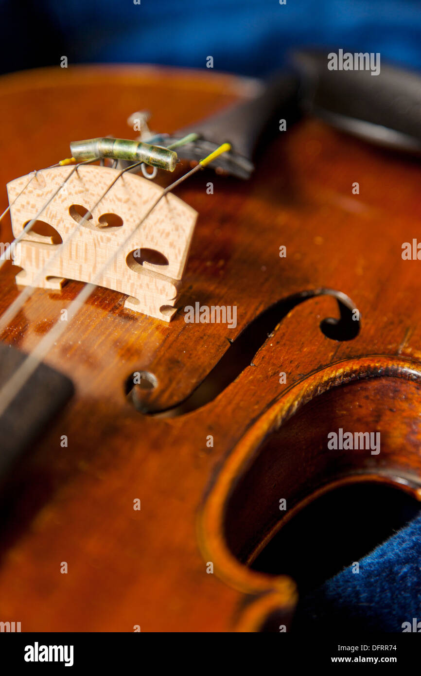 Closeup of old violin in its case Stock Photo - Alamy
