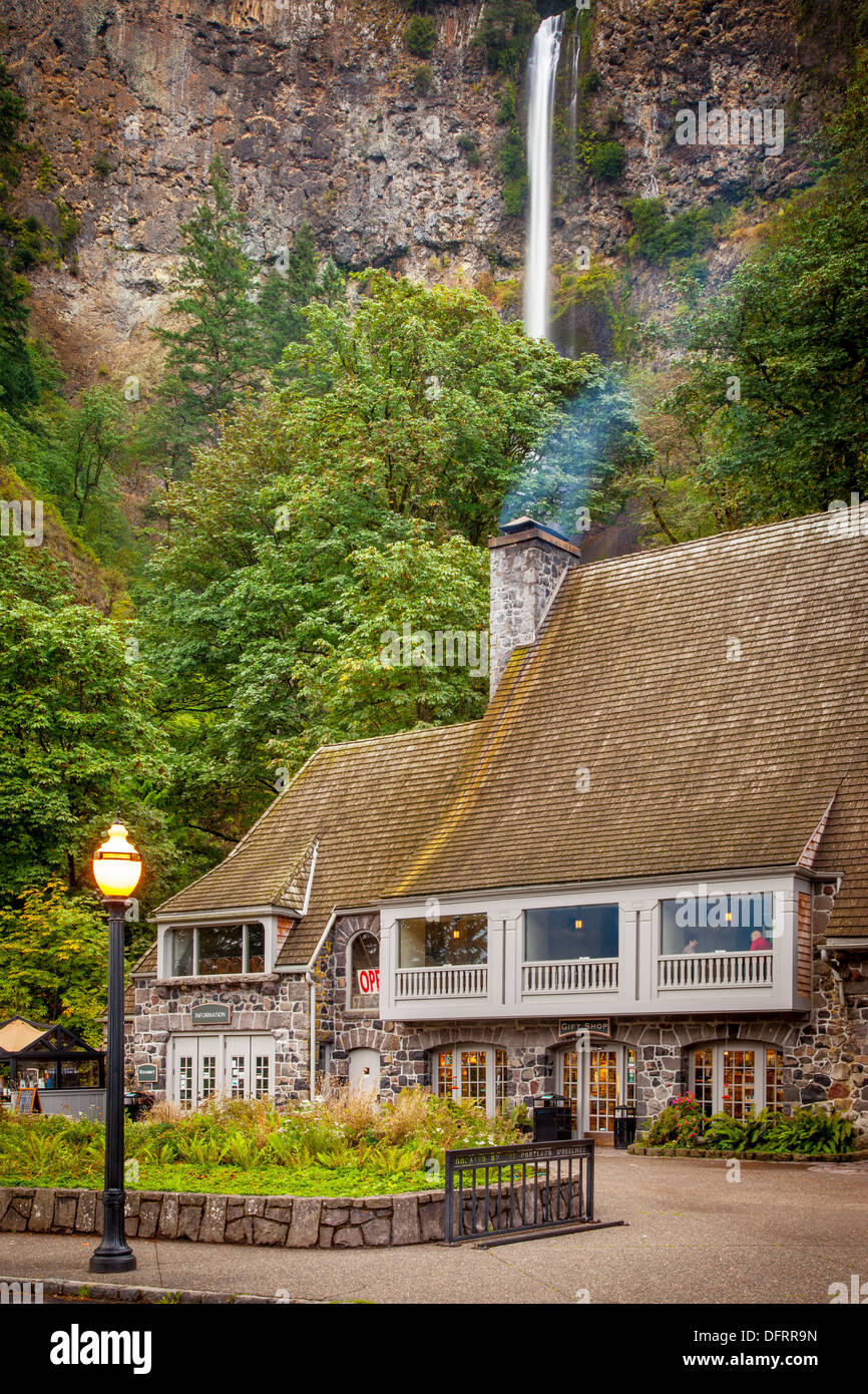 Multnomah falls lodge hi-res stock photography and images - Alamy