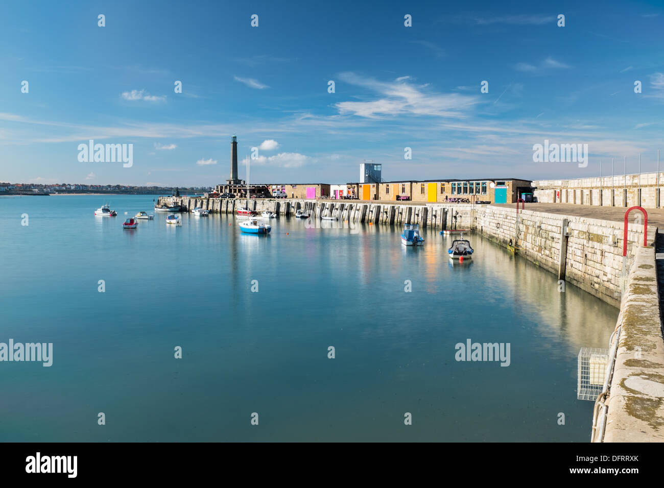 Margate harbour arm hi-res stock photography and images - Alamy