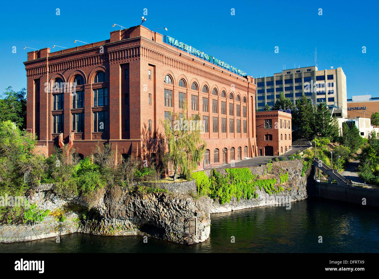 Power company building hi-res stock photography and images - Alamy