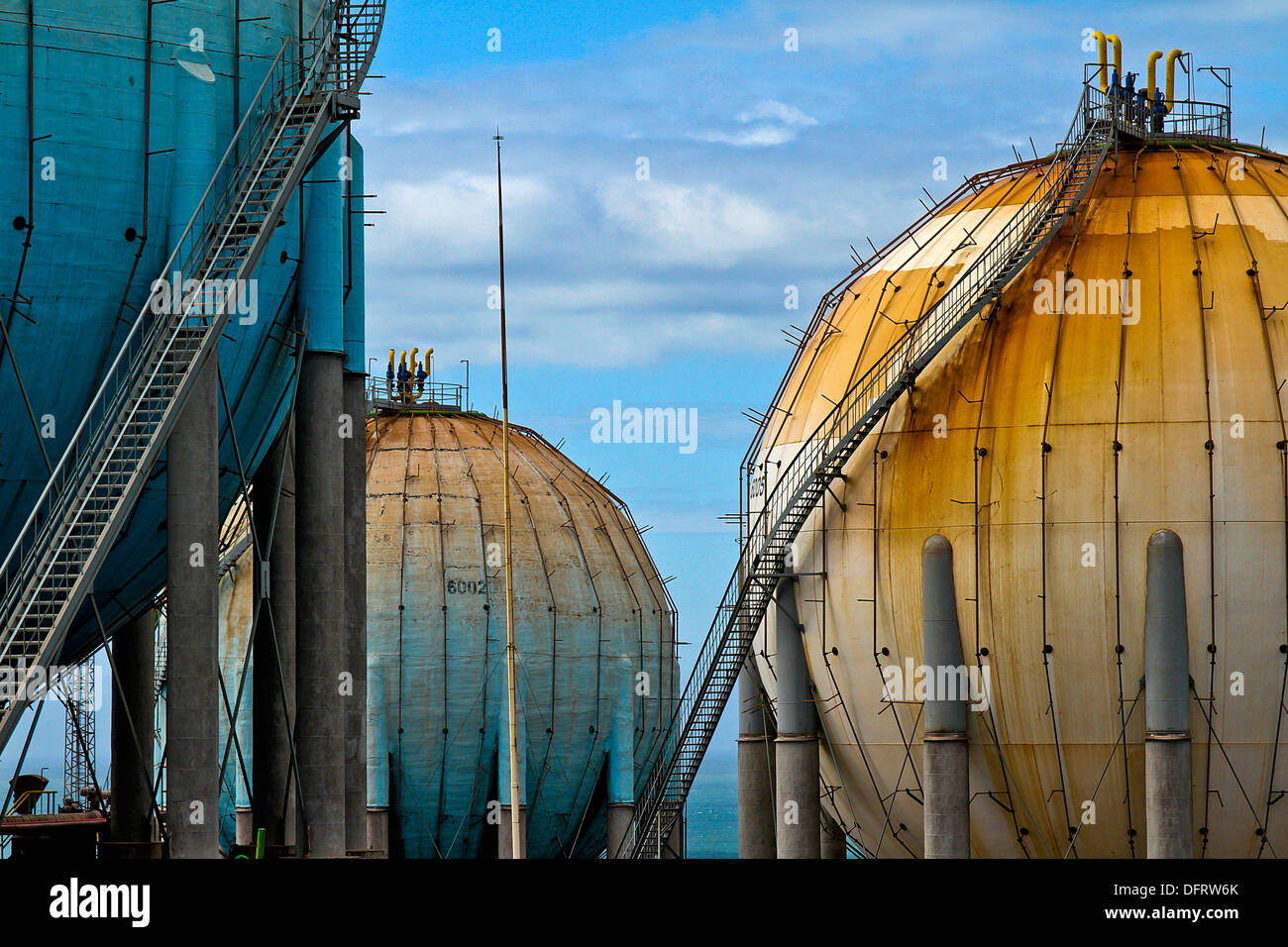 Butane gas tanks distribution plant hi-res stock photography and images ...