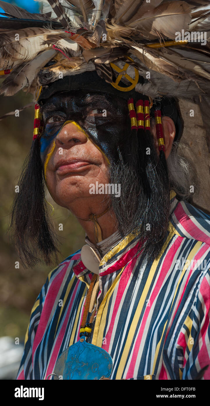 Chumash native american regalia headdress hi-res stock photography and ...