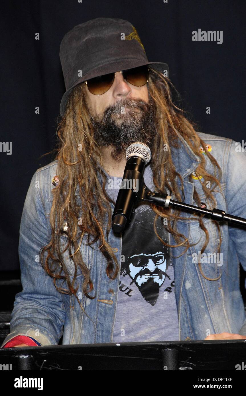 Los Angeles, CA, USA. 8th Oct, 2013. Rob Zombie at the press conference ...