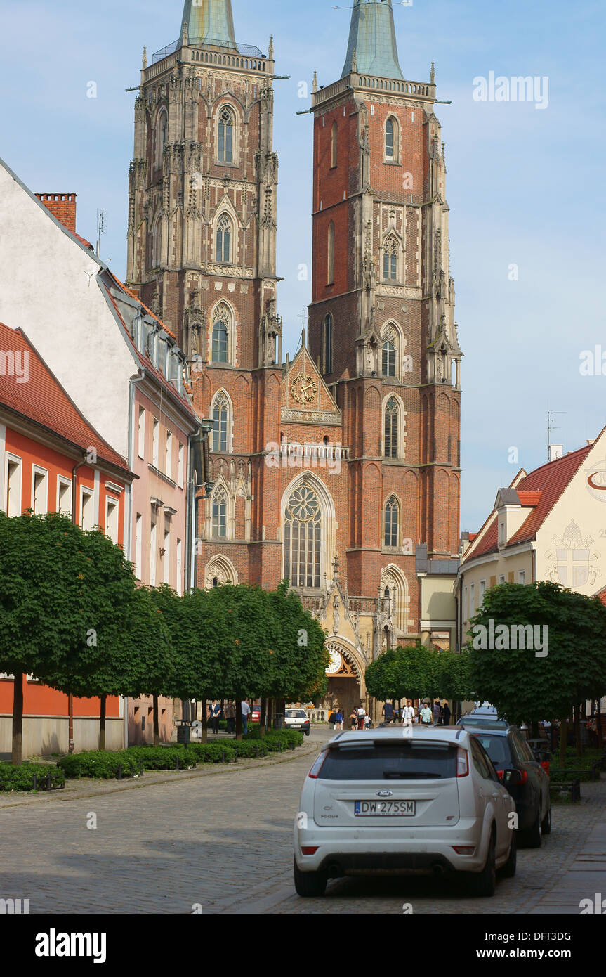 Wroclaw Ostrow Tumski Katedralna Street Stock Photo - Alamy