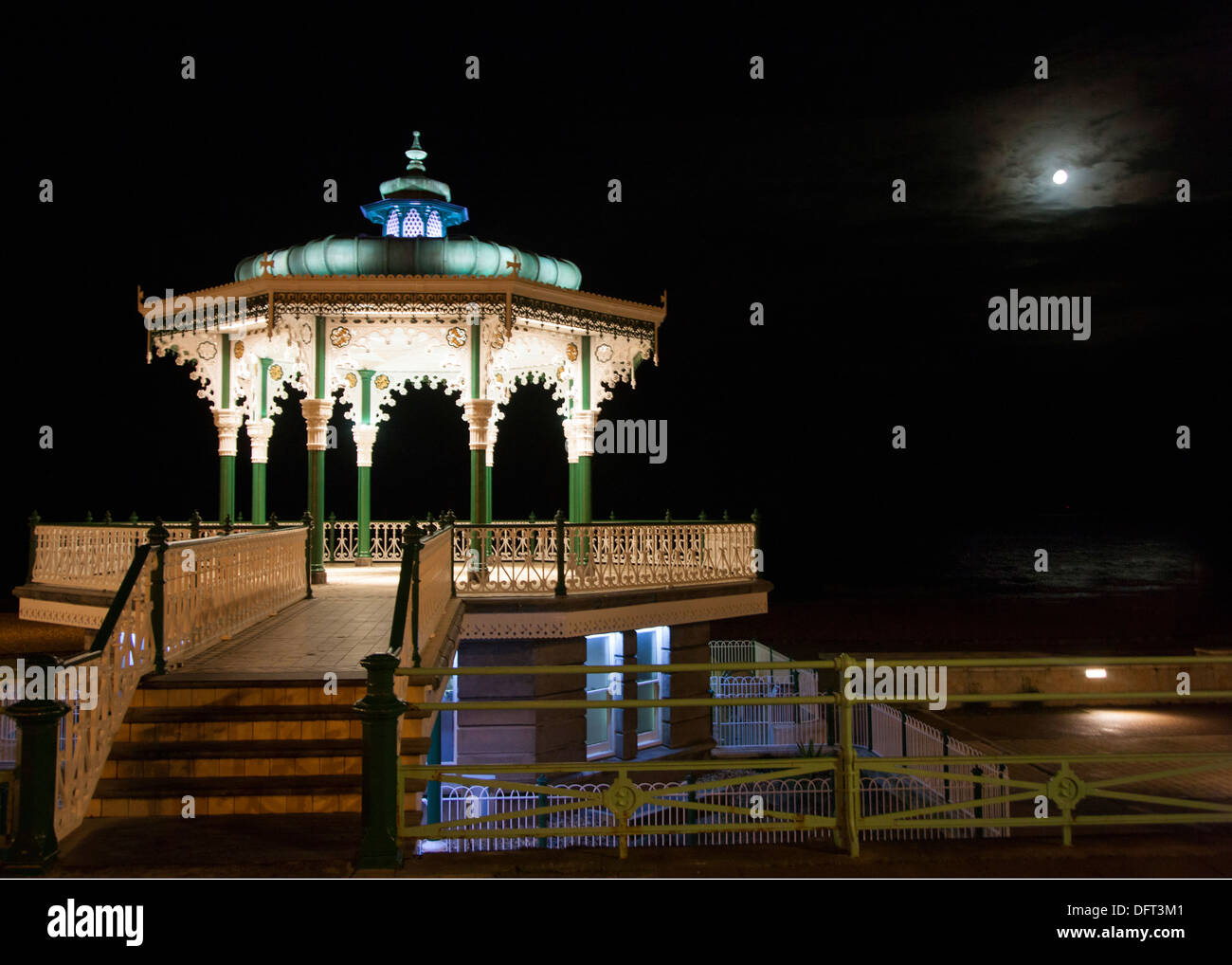 Brighton Promenade Sussex UK Stock Photo - Alamy