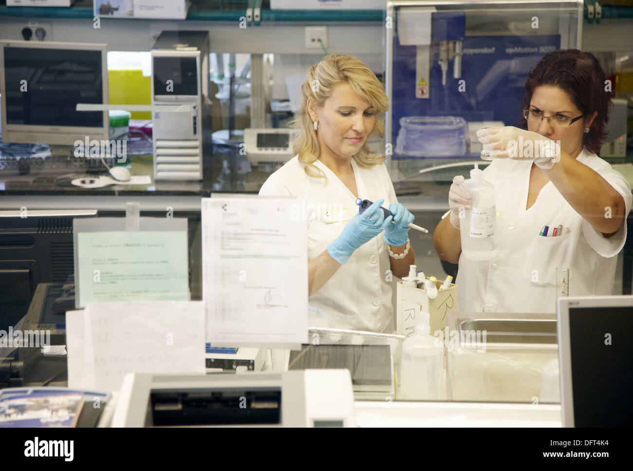 Hematology laboratory technician hi-res stock photography and images ...