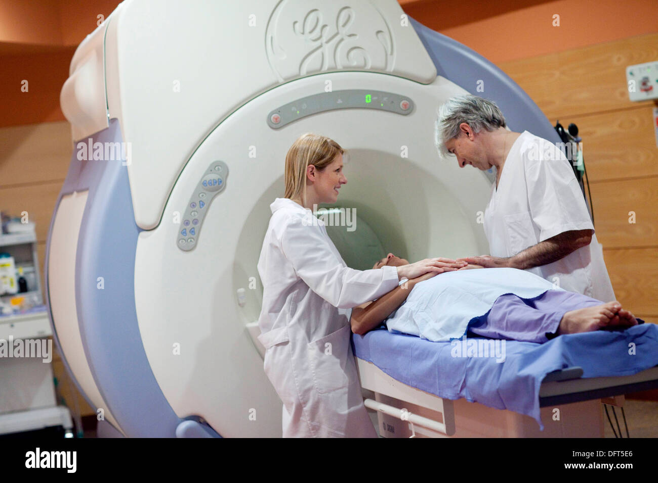 MRI (Magnetic Resonance Imaging Stock Photo - Alamy