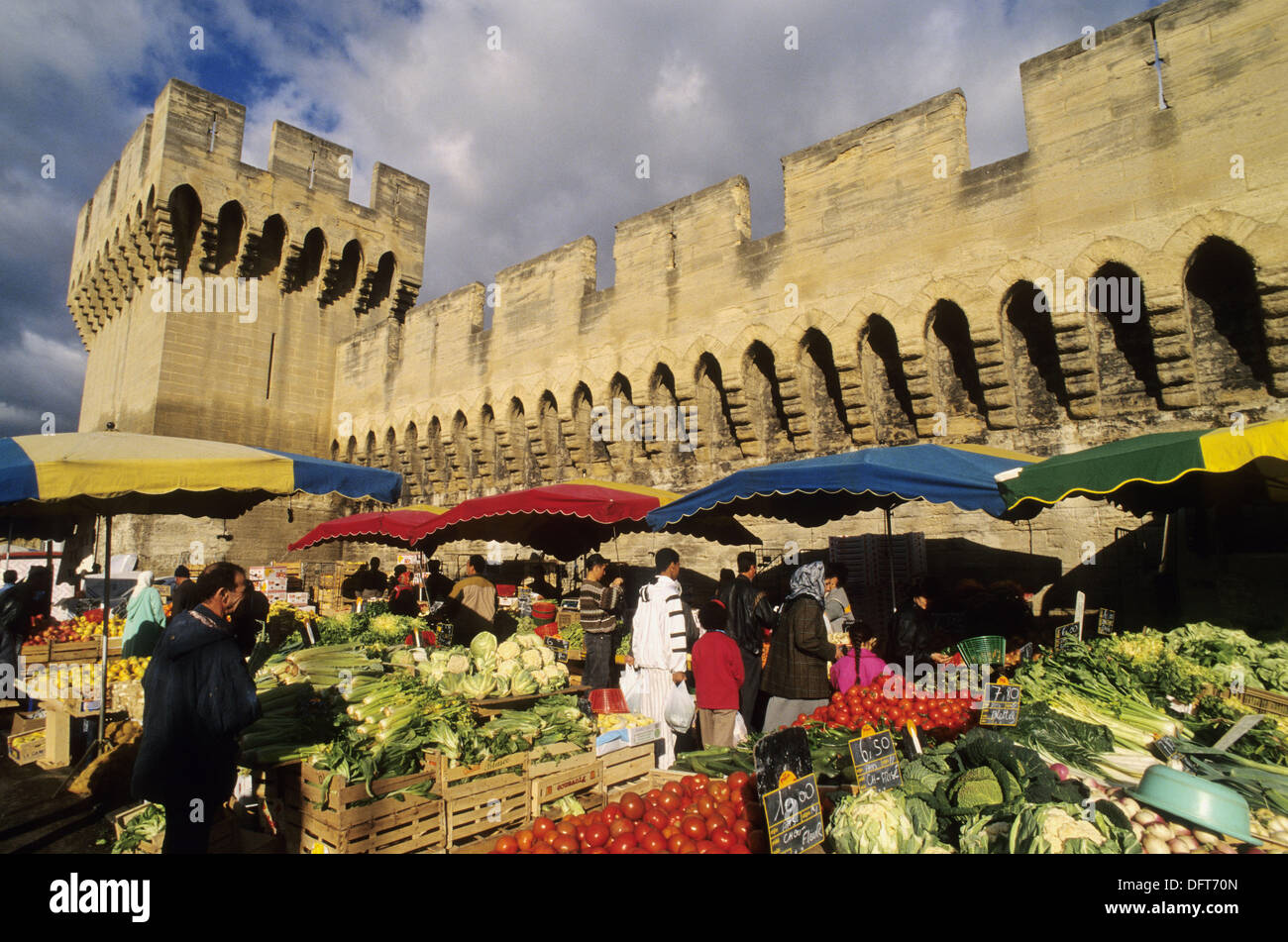 Food market avignon hi-res stock photography and images - Alamy