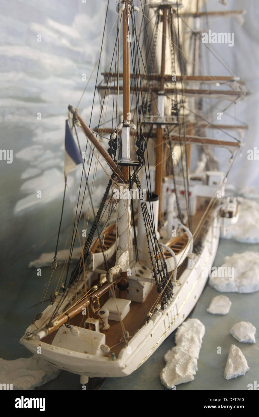 Ocean historic french ship hi-res stock photography and images - Alamy