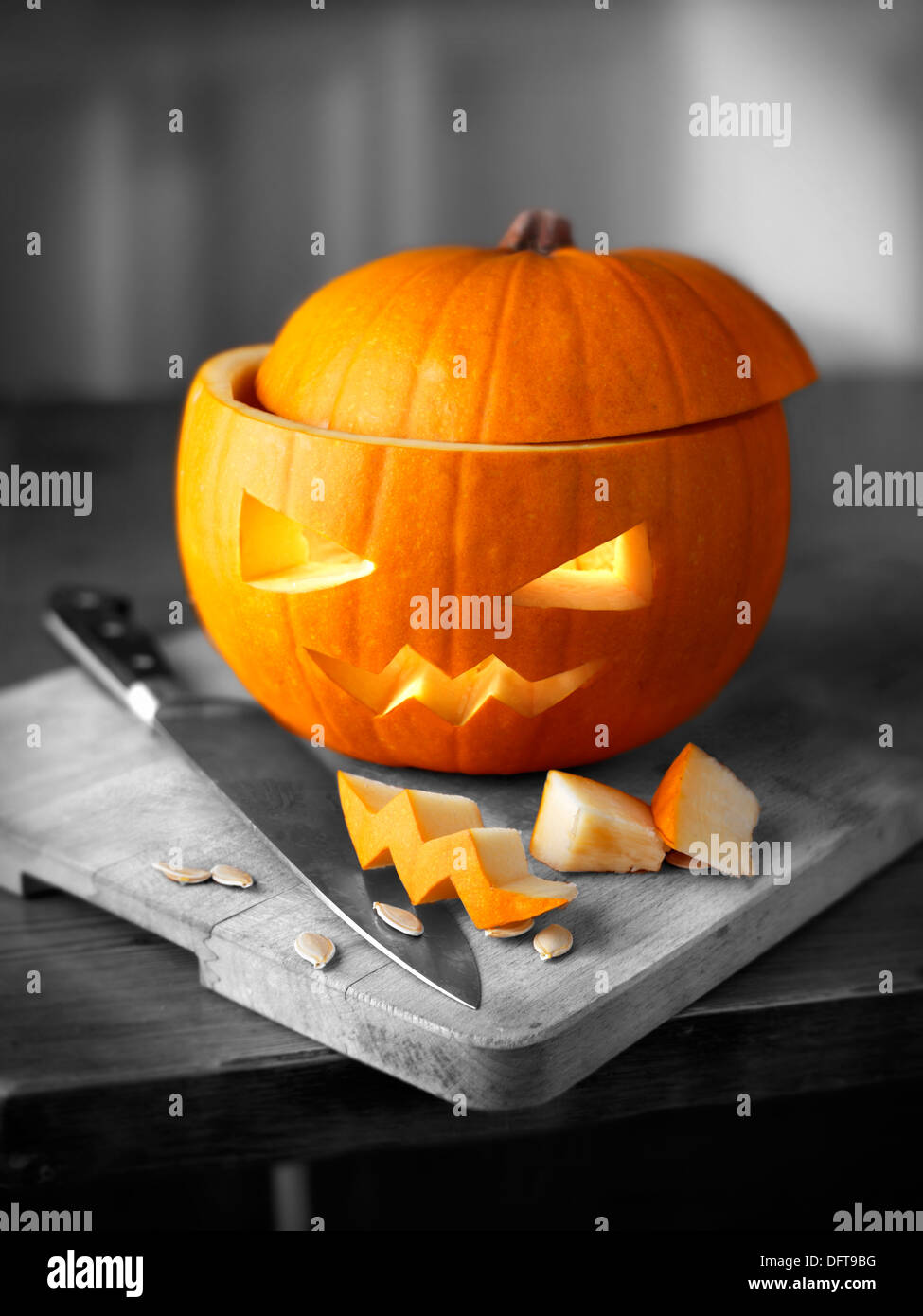 Pumpkin with a traditional Halloween carved face Stock Photo - Alamy