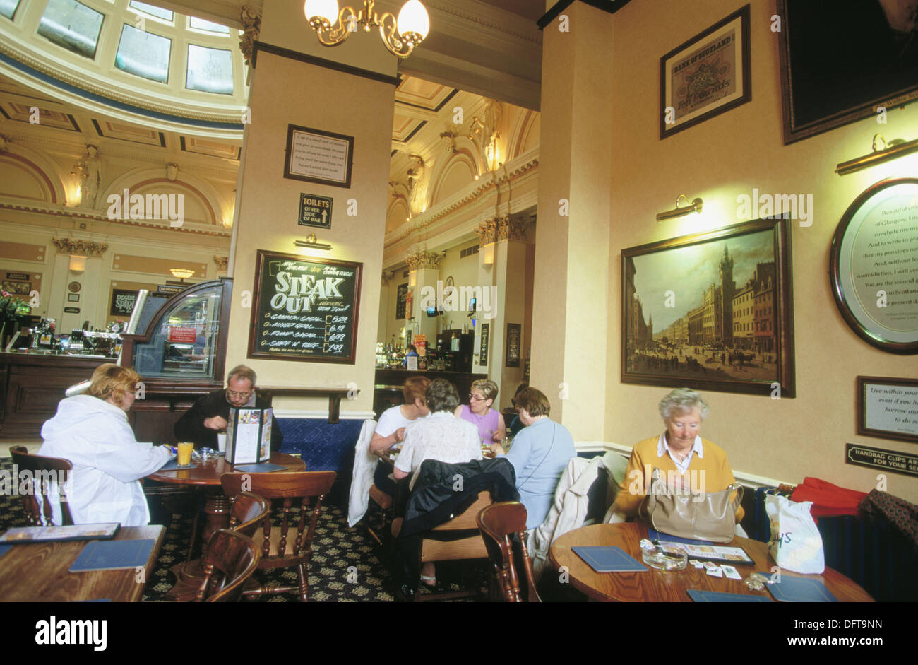 Counting house pub hi-res stock photography and images - Alamy