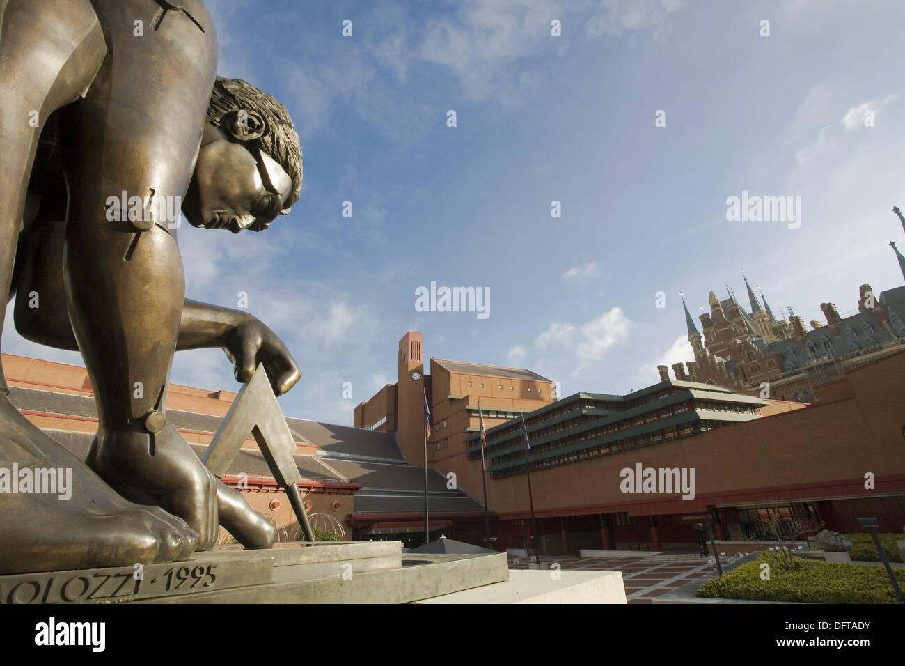 Eduardo paolozzi newton sculpture hi-res stock photography and images ...